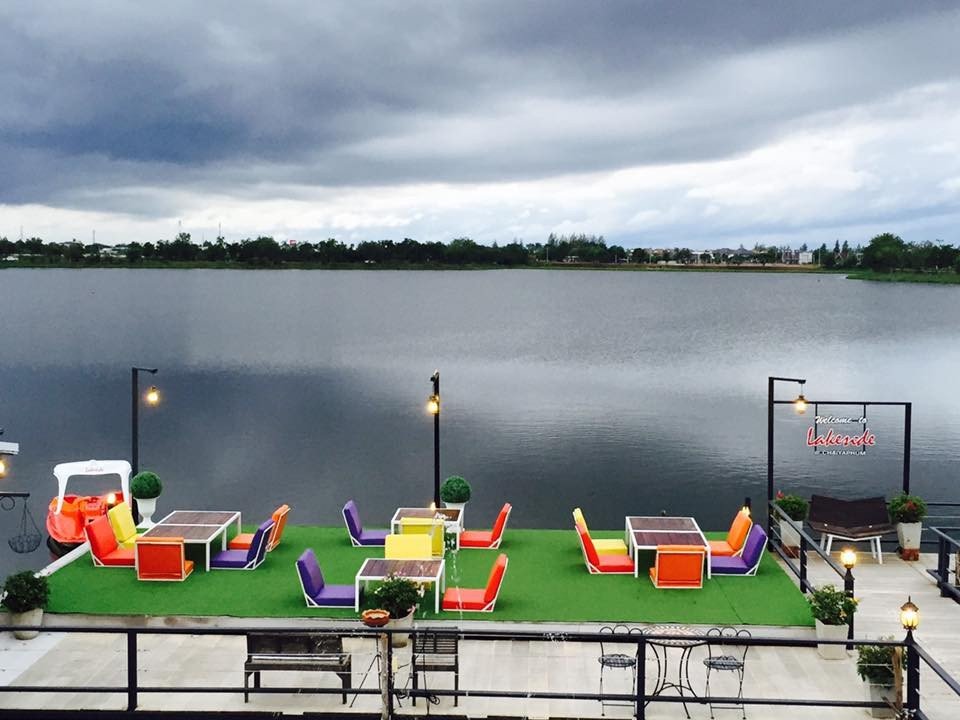 Lake Side Coffee & Cuisine | ชัยภูมิ
